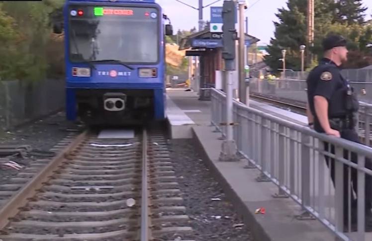 2 Victims Of MAX Train Stabbings In Southeast - The Portland Medium